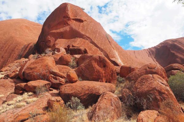 Why Australia's Uluru is closing to climbers - Geographical